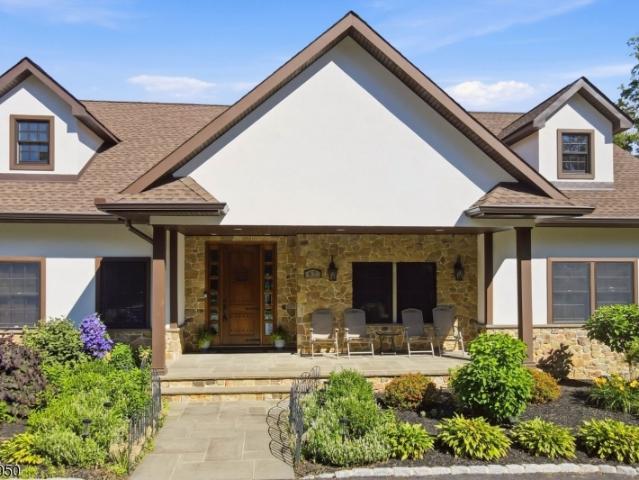 67 Virginia Ln