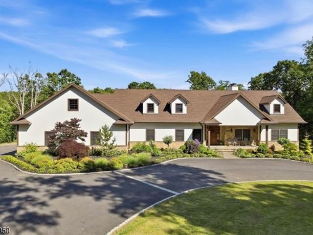 67 Virginia Ln, West Milford, NJ 07480