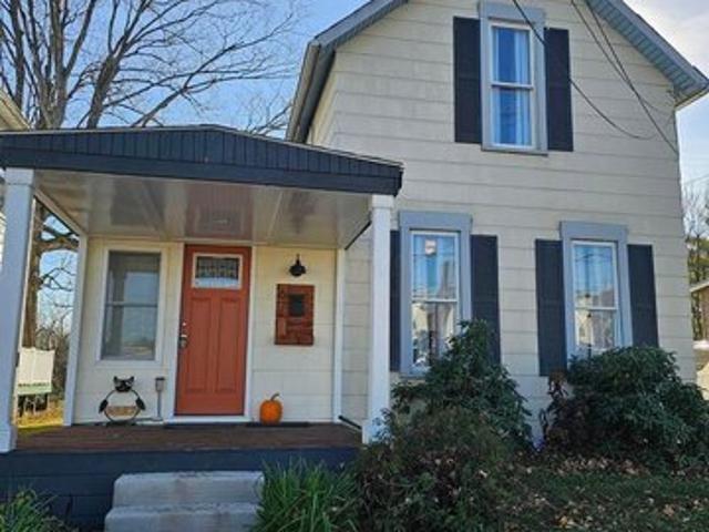 67 W Front St, Logan, OH 43138