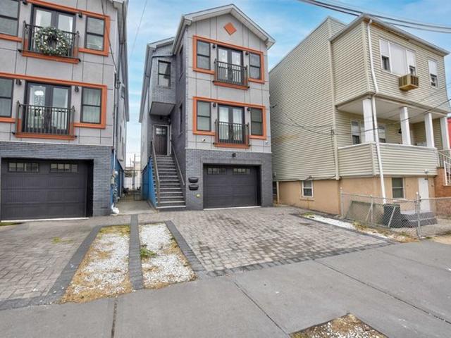 67 W 19th St, Bayonne, NJ 07002