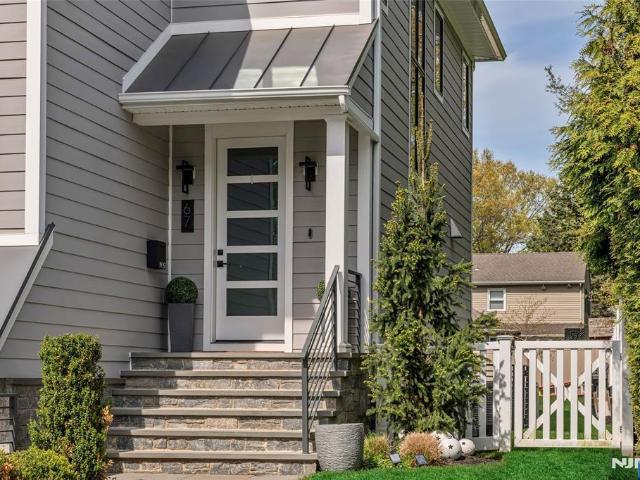 67 Westervelt Place