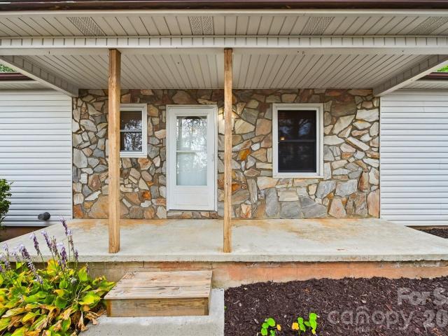 67 Woodlane Street