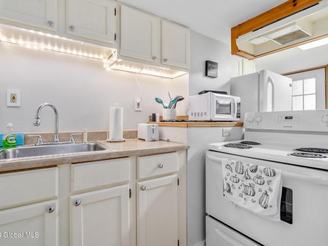 67 Ballston Avenue B #
