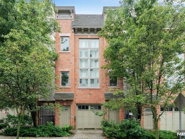 67 Bleecker St Unit 2, Jersey City, NJ 07307