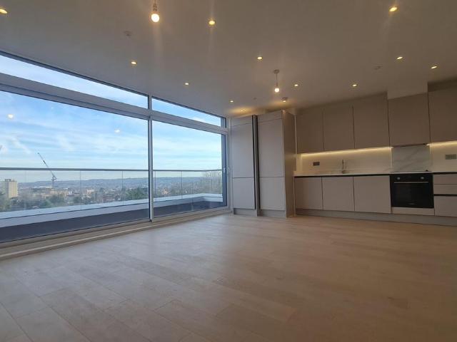 67 Brampton Grove, London NW4, 2 bed flat to rent, £2,600 pcm | PrimeLocation