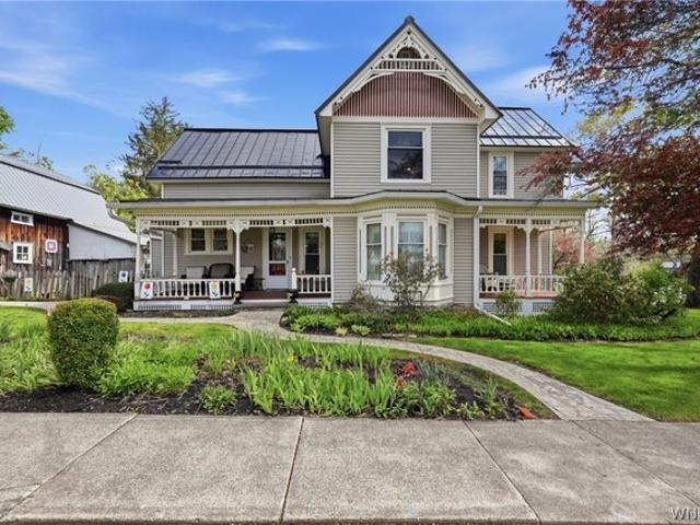 67 Canada St, Holland, NY 14080