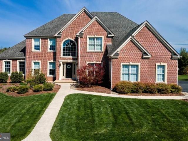 67 Carousel Ln, Easton, PA 18045