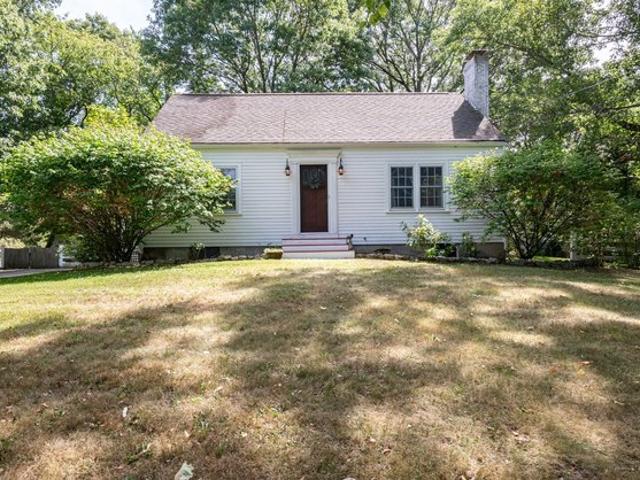 67 Cross St, Rowley, MA 01969