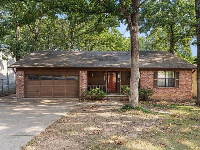 67 Creekwood Dr, Sherwood, AR 72076