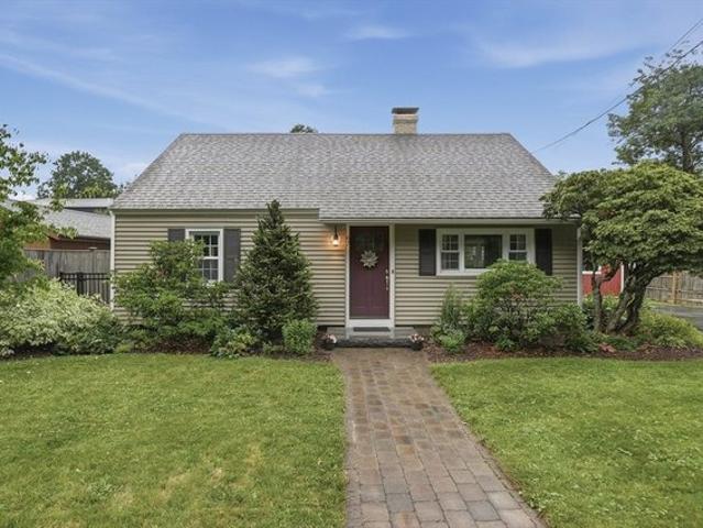 67 Crescent St, Shrewsbury, MA 01545