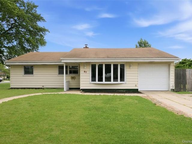67 E End Ave, Hicksville, NY 11801