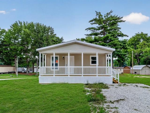 67 Echo Lake West Dr, Mooresville, IN 46158