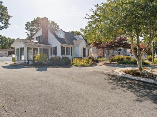 67 Ellsworth Dr