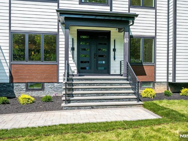 67 Falcon Road