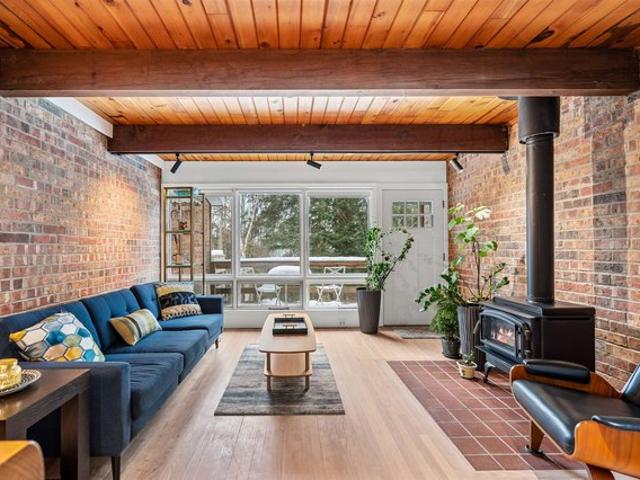 67 Fox Hill Rd Apt 6, Stowe, VT 05672