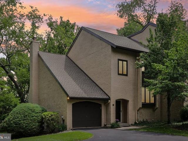 67 Golf Club Dr, Langhorne, PA 19047
