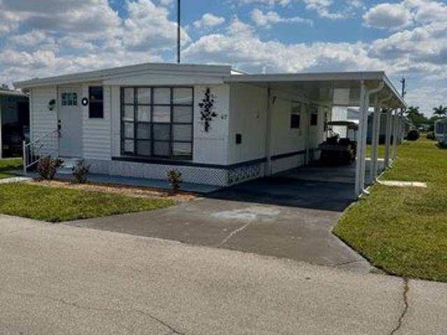 67 Hacienda Blvd, Fort Myers, FL 33905