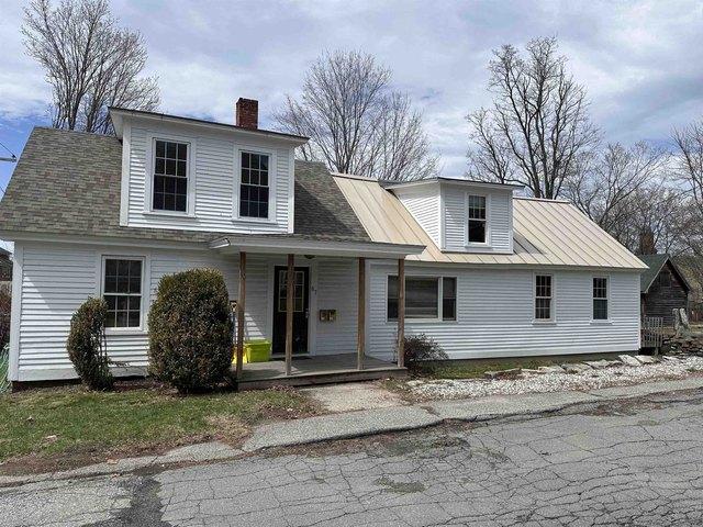 67 High St, Claremont, NH 03743