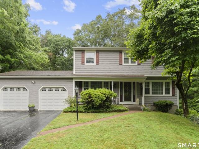 67 Laurel Wood Dr, Shelton, CT 06484