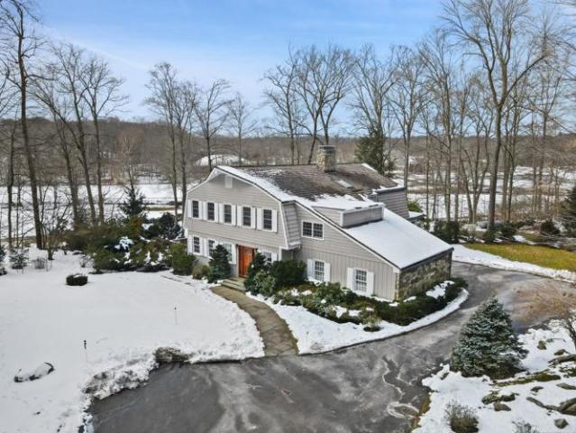 67 Londonderry Dr, Greenwich, CT 06830