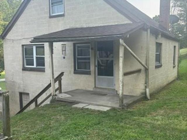 67 Logan Dr, Valley Grove, WV 26060