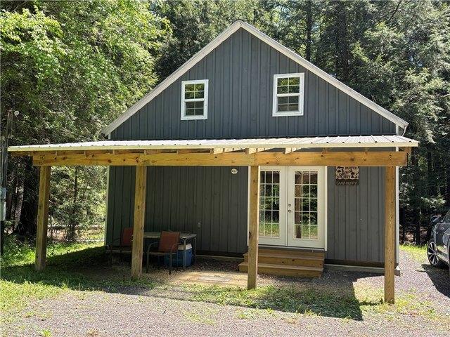 67 Mill Water Rd, Kane, PA 16735
