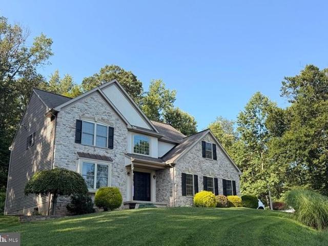67 Mountain Spring Rd, Stevens, PA 17578
