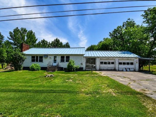 67 Mutton Ln, Clinton, ME 04927