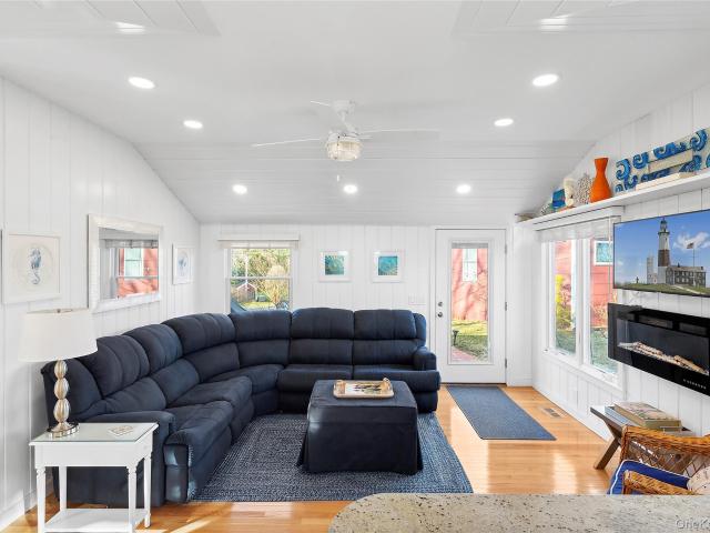 67 North Rd, Unit A, Hampton Bays, NY 11946 | MLS #861024