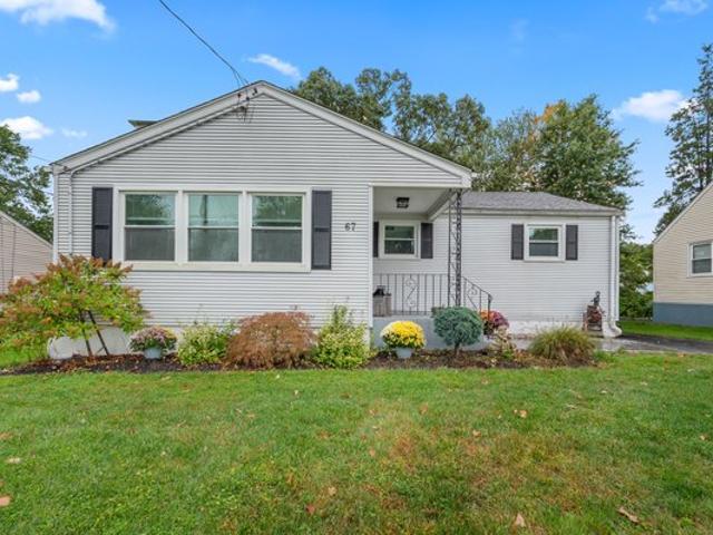 67 Oakdale St, Wethersfield, CT 06109