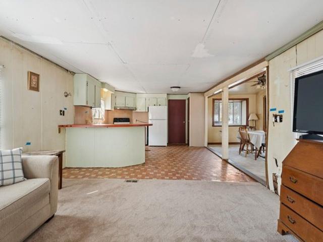 67 Periwinkle Dr, Rochester, NH 03868