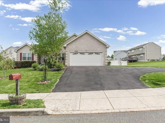 67 Pine Hurst Dr, Pottstown, PA 19464