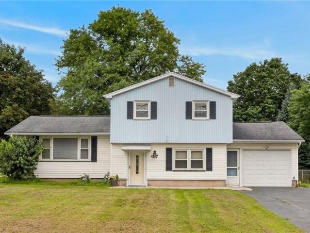 67 Pickdale Dr, Rochester, NY 14626