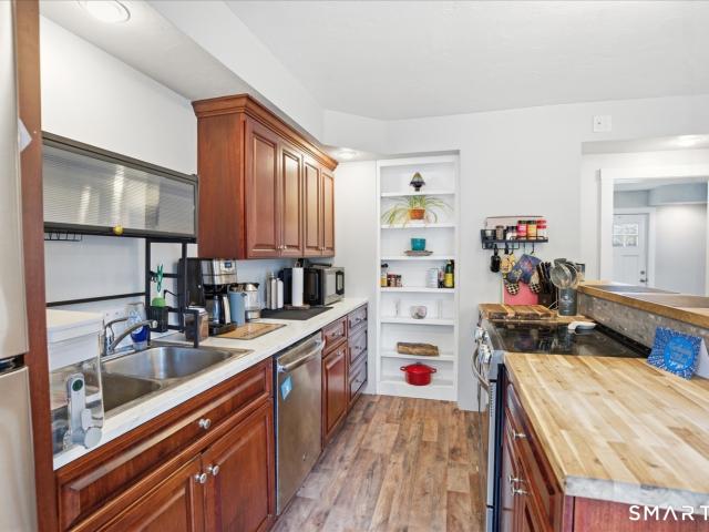 67 Pomfret St, Putnam, CT 06260 | MLS #24171 | Compass