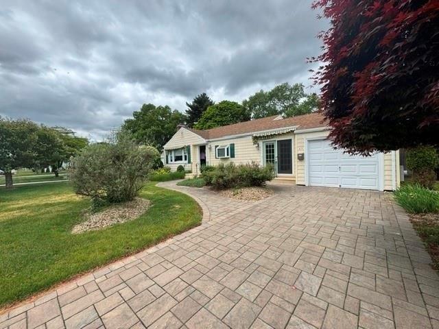 67 Plantation Dr, Cranston, RI 02920
