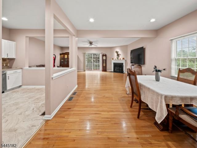 67 Rhyan Dr