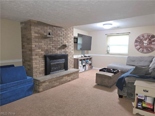 67 Suzanne Street