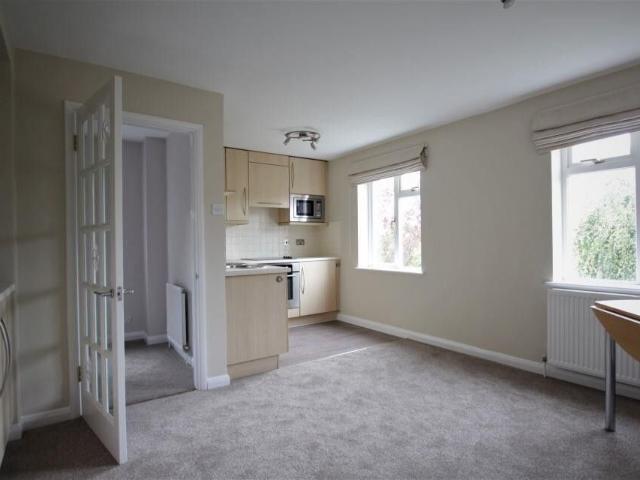 67A Reading Road, Pangbourne, Reading RG8, 1 bed flat to rent, £1,000 pcm | PrimeLocation