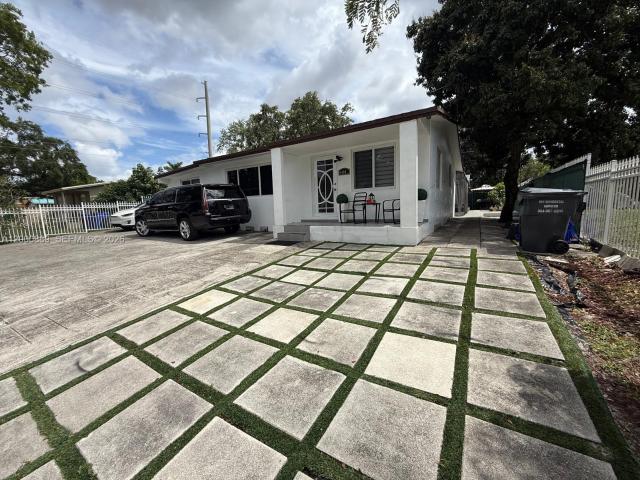 6404 Meade St, Hollywood, FL 33024 | MLS #A12000 | Compass
