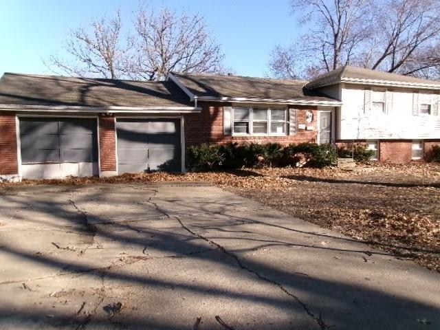6404 E 133rd Ter, Grandview, MO 64030