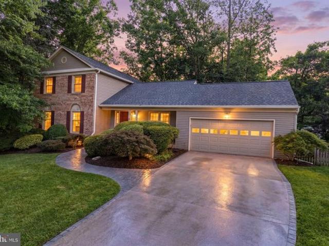 6404 Phillip Ct, Springfield, VA 22152