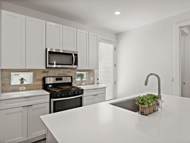 6404 Porter St, Unit 1, Austin, TX 78741 | MLS #7089 | Compass