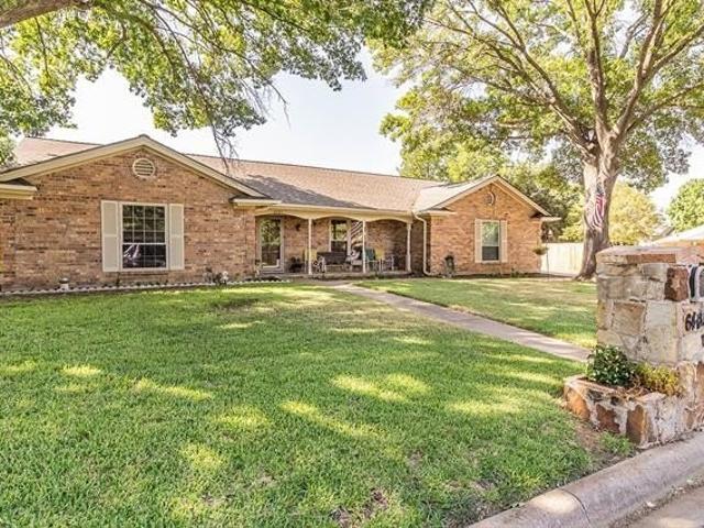 6404 Suncrest Ct, North Richland Hills, TX 76180