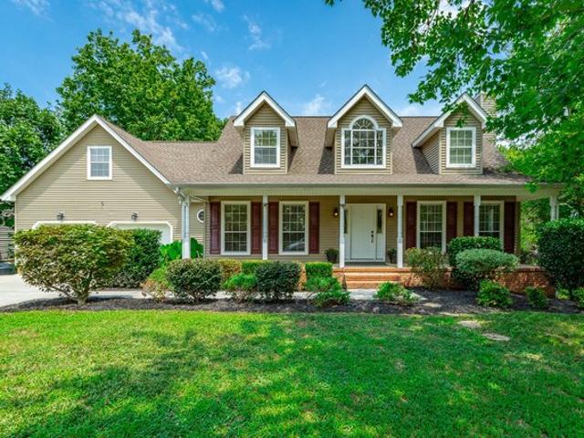 6405 Flag Point Dr, Ooltewah, TN 37363