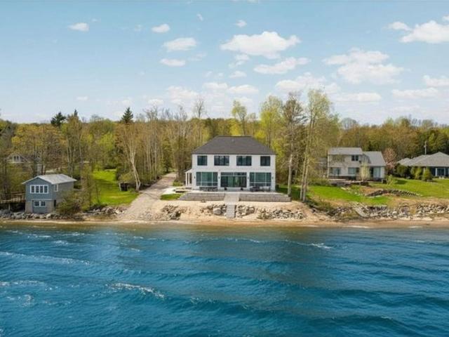 6405 S West Bay Shore Dr, Traverse City, MI 49684