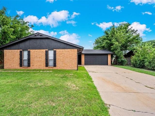 6406 SW Lynnwood Ave, Lawton, OK 73505