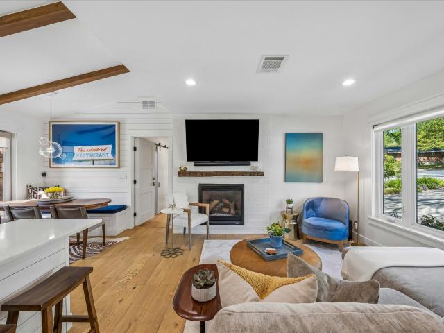 6406 Shoal Creek Blvd, Austin, TX 78757 | MLS #3314 | Compass