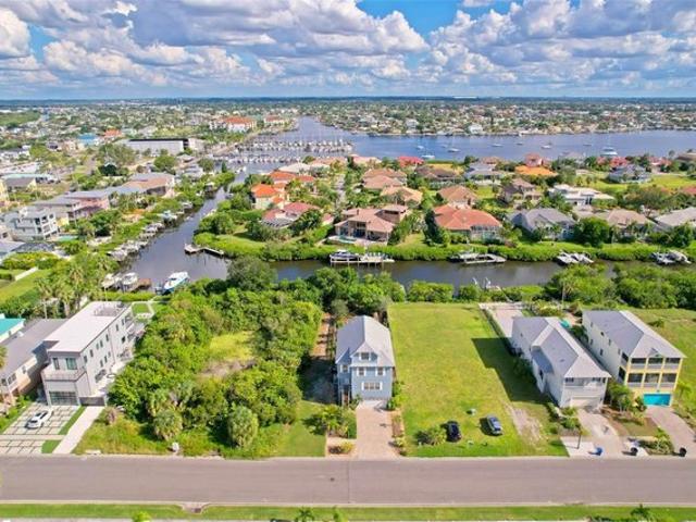 6407 Marbella Blvd, Apollo Beach, FL 33572