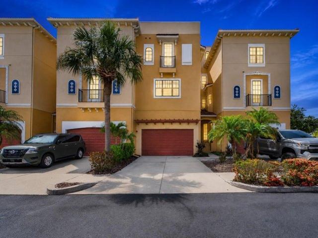 6407 Mayra Shores Ln, Apollo Beach, FL 33572