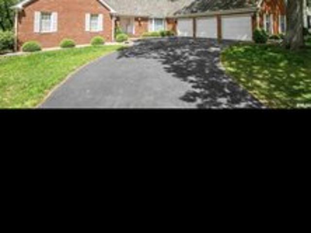 6407 N Jamestown Rd, Peoria, IL 61615